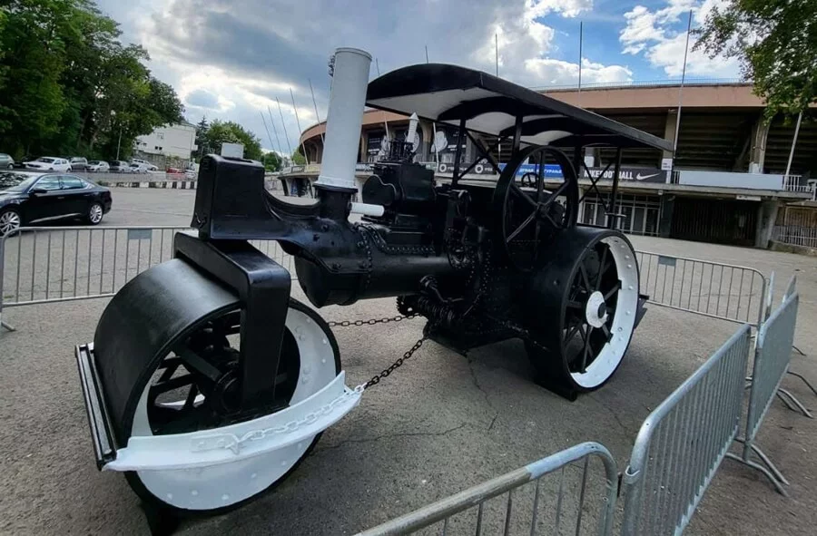 "Parni valjak" – Crno-bela Nostalgija